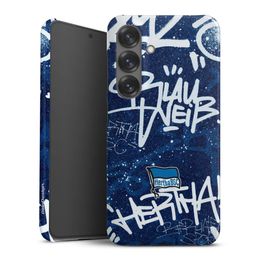 DeinDesign Galaxy S25 Handy Premium Case Smartphone Handyh&uuml;lle Schutzh&uuml;lle gl&auml;nzend Official Licensed Product Hertha Bsc Graffiti Premium Case