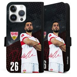 DeinDesign iPhone 14 Pro Max Handy Klapph&uuml;lle Handyh&uuml;lle aus Kunst Leder schwarz Flip Case Official Licensed Product Deniz Undav Vfb Stuttgart Sideflip mit 