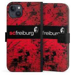 DeinDesign iPhone 14 Plus Handy Klapph&uuml;lle Handyh&uuml;lle aus Kunst Leder schwarz Flip Case Official Licensed Product Sc Freiburg Logo Sideflip mit langer Lasche