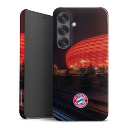 DeinDesign Galaxy S25 Handy Premium Case Smartphone Handyh&uuml;lle Schutzh&uuml;lle gl&auml;nzend Fc Bayern M&uuml;nchen Stadium Fcb Premium Case