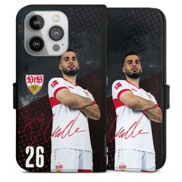 DeinDesign iPhone 14 Pro Handy Klapph&uuml;lle Handyh&uuml;lle aus Kunst Leder schwarz Flip Case Official Licensed Product Deniz Undav Vfb Stuttgart Sideflip mit langer 