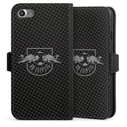 DeinDesign iPhone SE (2022) Handy Klapph&uuml;lle Handyh&uuml;lle aus Kunst Leder schwarz Flip Case Rb Leipzig Carbon Metallic Look Sideflip mit Lasche