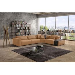 Ecksofa Egoitaliano "Beverly, extravangantes Designsofa mit erstklassigem Sitzkomfort", braun (tan), B:378cm H:95cm T:282cm, Leder NUVOLE (Echtes Rindsleder). Halbnat&uuml;rliches, halbnarbiges Rindsleder mit einer nat&uuml;rlichen K&ouml;rnung von 1, 2 bis 1, 4 mm. Dieses Leder hat eine weiche, wachsartige Haptik mit mattem Aussehen und einem Wolkeneffekt. Es handelt sich um ein Naturleder, das die urspr&uuml;nglich