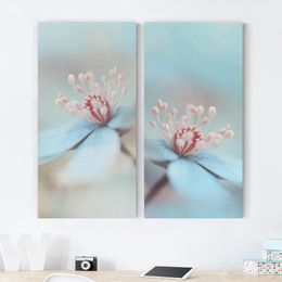 Bilderwelten 2-teiliges Leinwandbild - Hochformat Bl&uuml;ten in Hellblau