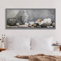 Bild mit Rahmen Zen Buddha mit wei&szlig;en Orchideen