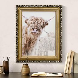 Bilderwelten Bild mit Barockrahmen Antik Tiere Motiv Barock beige - Hochlandrind Karlo - edle Optik Wohnzimmer Schlafzimmer