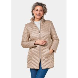 GOLDNER Kurzgr&ouml;&szlig;e: Figurschmeichelnde Longsteppjacke in cappuccino | Gr.: 21