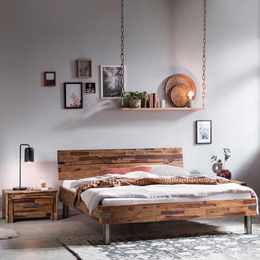 Pharao24.de Massivholz Bett aus Akazie und Eisen Industry und Loft Stil