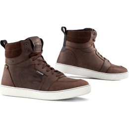 Falco Dagger, Schuhe