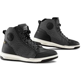 Falco Pyro 2, Schuhe