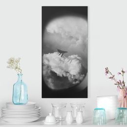 Bilderwelten Leinwandbild Fliegender Wal in den Wolken