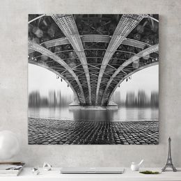 Leinwandbild Architektur & Skyline Under The Iron Bridge