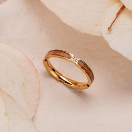 Holzkern Campania Ring Gold und Olive