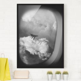 Bilderwelten Bild mit Rahmen Fliegender Wal in den Wolken