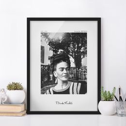 Bilderwelten Bild mit Rahmen Frida Kahlo Foto Portrait im Garten