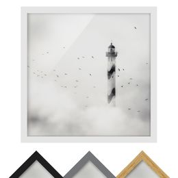 Schwarz-Wei&szlig; Bild mit Rahmen Leuchtturm im Nebel
