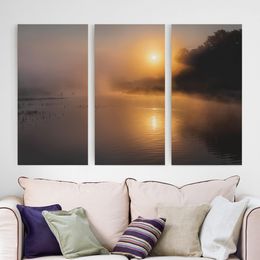 Bilderwelten 3-teiliges Leinwandbild Sonnenaufgang am See mit Rehen im Nebel