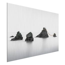 Alu Dibond Outdoor Bild - Meoto Iwa - die verheirateten Felsen - Natur schwarz weiss Motiv wetterfest Asia Wohnzimmer Schlafzimmer