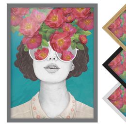 Bilderwelten Bild mit Rahmen - Hochformat Illustration Portrait Frau Collage mit Blumen Brille