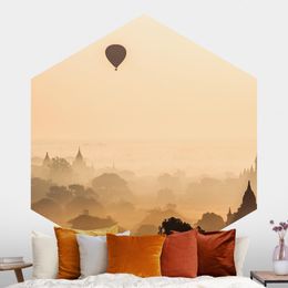 Bilderwelten Hexagon Fototapete Hei&szlig;luftballon im Nebel