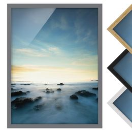 Bilderwelten Bild mit Rahmen - Hochformat Sonnenuntergang &uuml;ber dem Ozean