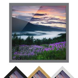 Bilderwelten Bild mit Rahmen - Quadrat Paradiesisches Tal in Norwegen