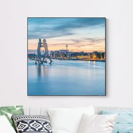 Wechselbild Berlin Skyline mit Molecule Man