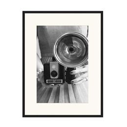 Liv Corday Bild 'Vintage Photocamera' Herren Gr&ouml;&szlig;e 30x40 ecru / grau / schwarz