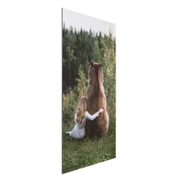 Bilderwelten Alu-Dibond Outdoor Bild M&auml;dchen mit Braunb&auml;r