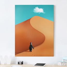 Bilderwelten Leinwandbild Jonas Loose Pop Art Landschaft W&uuml;ste mit Pinguin - Leinwanddruck Hochformat - Wandbild S-XXL - moderne Bilder auf Leinwand Schlafzimmer
