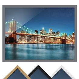 Bilderwelten Bild mit Rahmen - Querformat Nighttime Manhattan Bridge