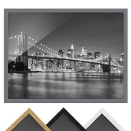 Bilderwelten Bild mit Rahmen - Querformat Nighttime Manhattan Bridge II