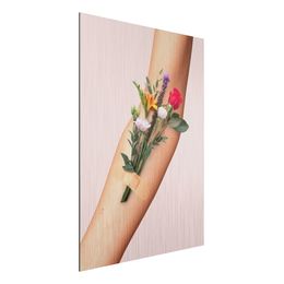 Bilderwelten Alu-Dibond Outdoor Bild Arm mit Blumen