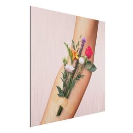 Bilderwelten Alu-Dibond Outdoor Bild Arm mit Blumen