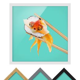 Bilderwelten Bild mit Rahmen Tiere t&uuml;rkis Fotomontage inkl. Rahmung - Sushi mit Goldfisch - Fische K&uuml;che