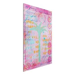 Bilderwelten Alu Dibond Outdoor Bild Natur pink Tropisch wetterfest - Bunte Collage - Bon Voyage mit Palme - Pflanzen Wohnzimmer Schlafzimmer