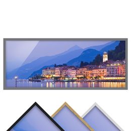 Bilderwelten Bild mit Rahmen - Panorama Bellagio am Comer See