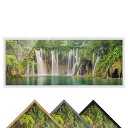 Bilderwelten Bild mit Rahmen Natur gr&uuml;n Motiv inkl. Rahmung - Wasserfall Plitvicer Seen - B&auml;ume Wohnzimmer Schlafzimmer