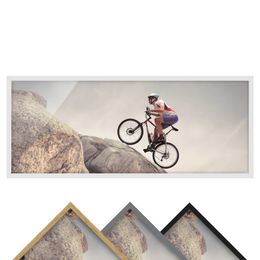 Bilderwelten Bild mit Rahmen - Panorama Riding up that hill