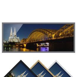 Bilderwelten Bild mit Rahmen - Panorama K&ouml;ln bei Nacht