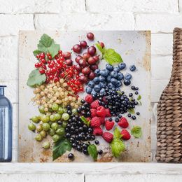 Bilderwelten Leinwandbild - Quadrat Mischung aus Beeren auf Metall