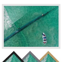 Bilderwelten Bild mit Rahmen Strand t&uuml;rkis Motiv inkl. Rahmung - Luftbild - Fischer - Boot Schiff & U-Boot Wohnzimmer Schlafzimmer