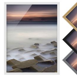 Bilderwelten Bild mit Rahmen - Hochformat Sonnenuntergang im Nebel