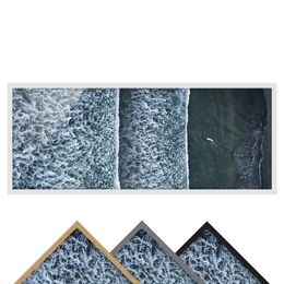 Bilderwelten Bild mit Rahmen Strand blau Motiv inkl. Rahmung - Luftbild - Der Herausforderer - Landschaft Wohnzimmer Schlafzimmer