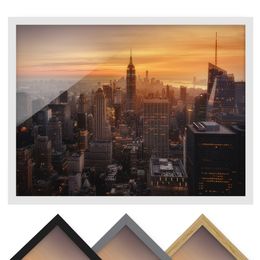Architektur & Skyline Bild mit Rahmen Manhattan Skyline Abendstimmung