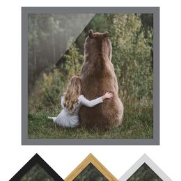 Bilderwelten Bild mit Rahmen - Quadrat M&auml;dchen mit Braunb&auml;r