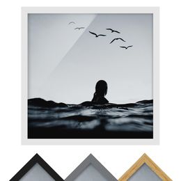 Bilderwelten Bild mit Rahmen Strand schwarz weiss Motiv inkl. Rahmung - Stille Wasser - Landschaft Wohnzimmer Schlafzimmer
