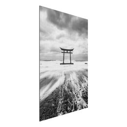 Bilderwelten Alu Dibond Outdoor Bild Stadt schwarz weiss Motiv wetterfest - Japanisches Torii im Meer - Asia Wohnzimmer Schlafzimmer