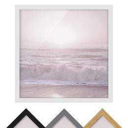 Bilderwelten Bild mit Rahmen Strand rosa Motiv inkl. Rahmung - Sonnenuntergang in zartem Rosa - Karibik Wohnzimmer Schlafzimmer