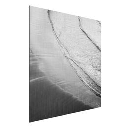 Alu Dibond Outdoor Bild - Leichter Wellengang am Strand Schwarz Wei&szlig; - Strand schwarz weiss Motiv wetterfest Landschaft Wohnzimmer Schlafzimmer